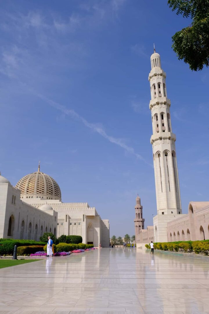 Visiting Sultan Qaboos Grand Mosque in Muscat - all you need to know ...