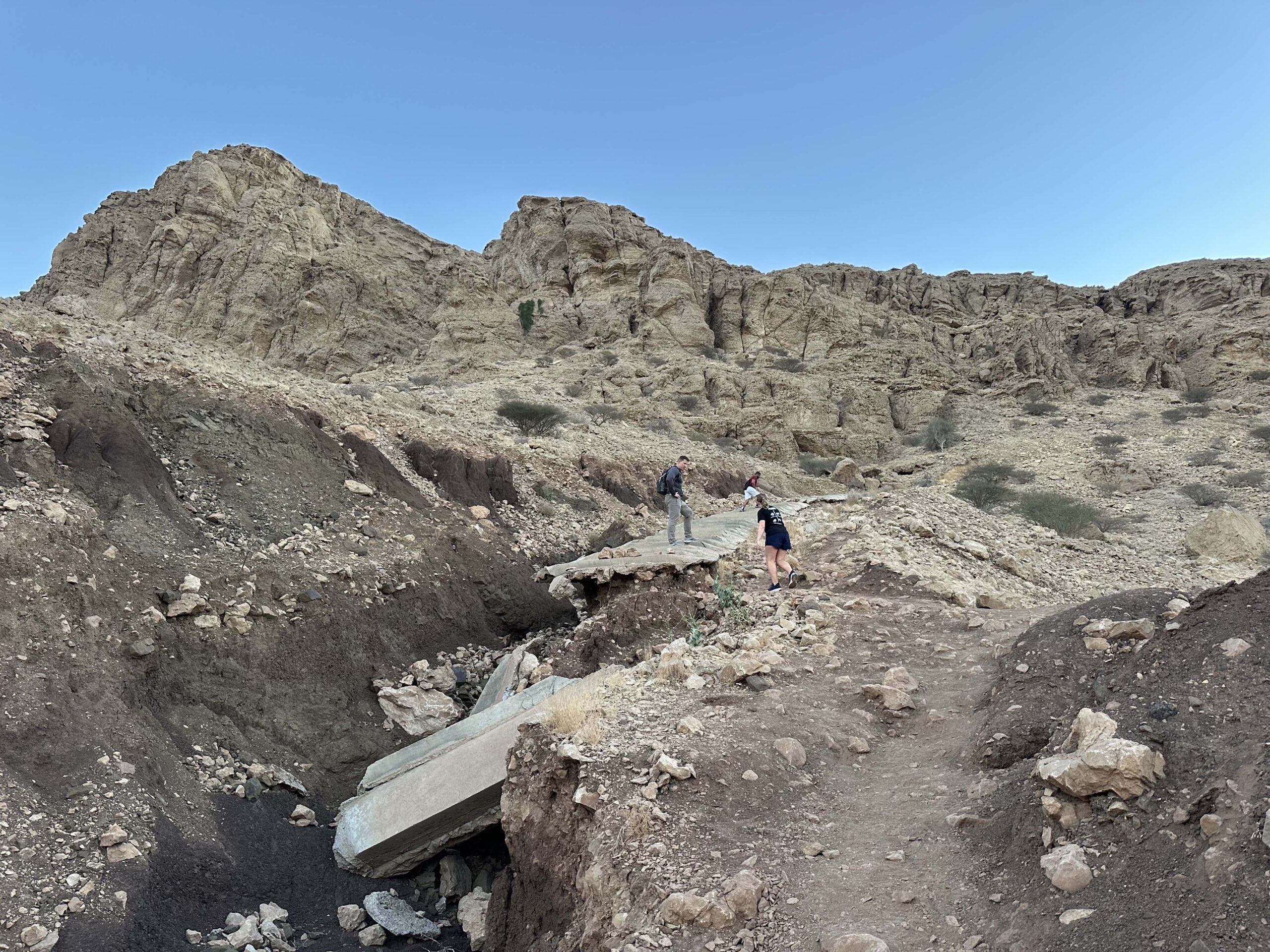Hiking the Sa’al Steps and Jabel Khoneh - Oman Wanderlust