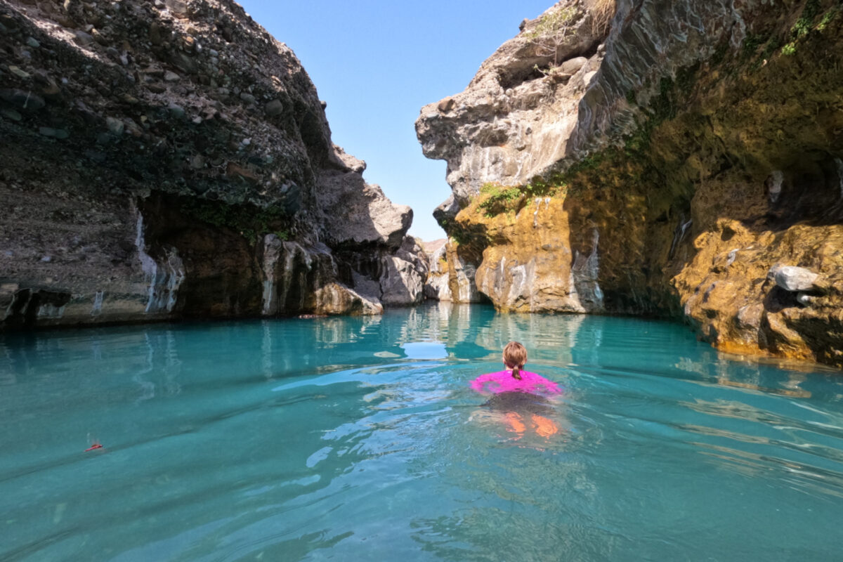 Wadi Hoqain - blue pools and waterfalls near Muscat - Oman Wanderlust